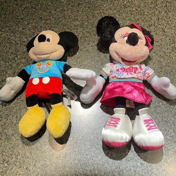 Disney | Toys | Talking Mickey Mouse And 21 Cheer Minnie Mouse Plush ...